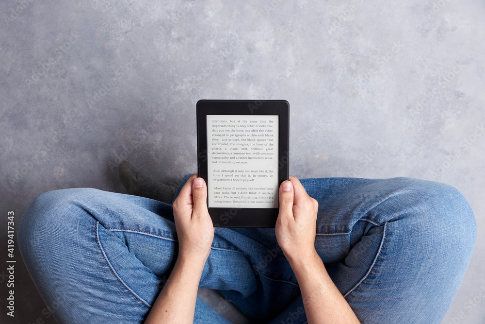 Foto Stock Subjective view of a young person reading a text on an ...