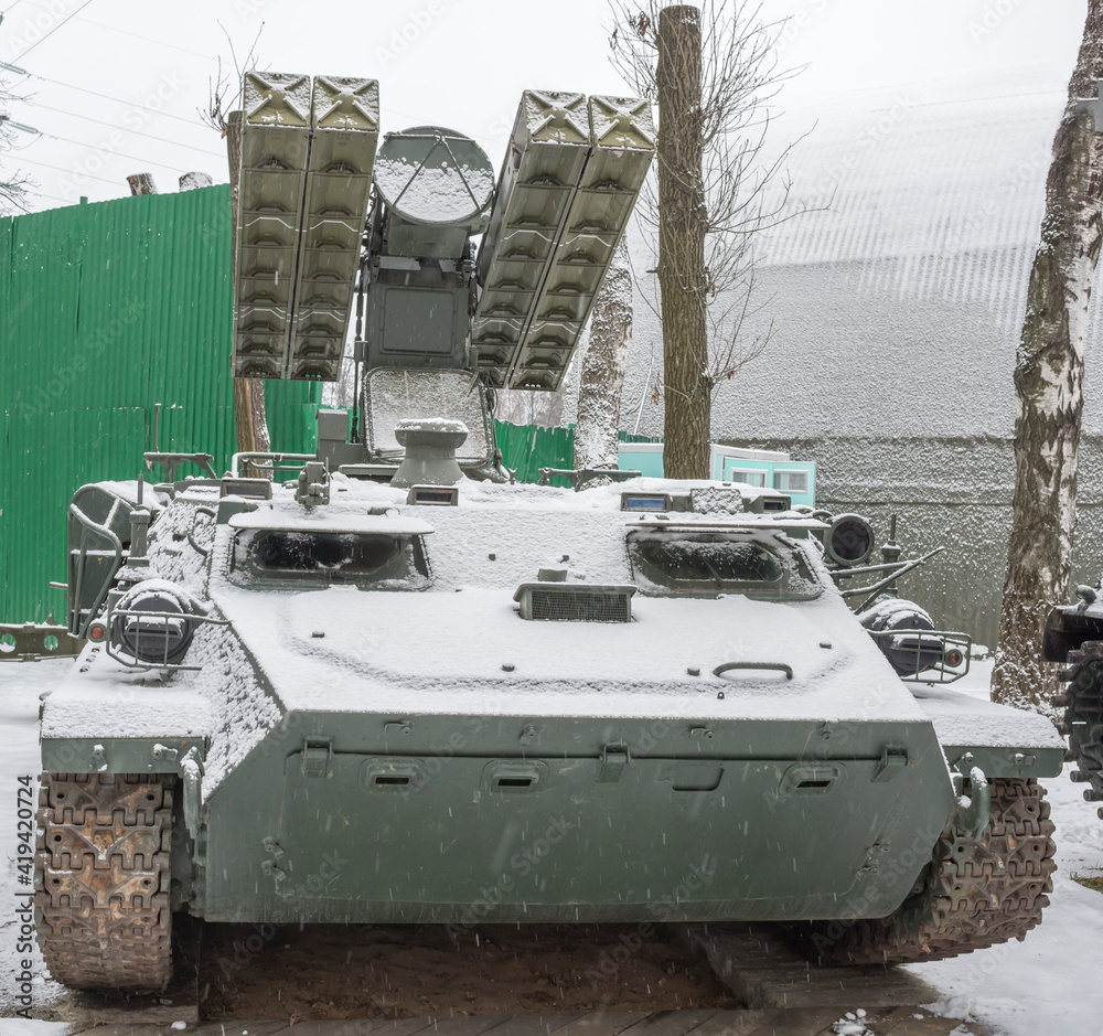 9A35-Combat vehicle with four missiles 9M37 air defense missile system ...