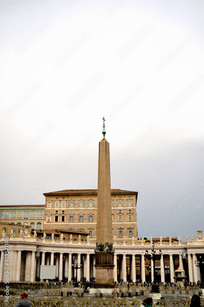 Piazza San Pietro, Città del Vaticano, Gian Lorenzo Bernini - St. Peter ...