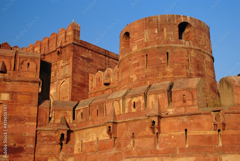 The Red Fort, built by the Moghul emperor Akbar, Agra, Uttar Pradesh ...