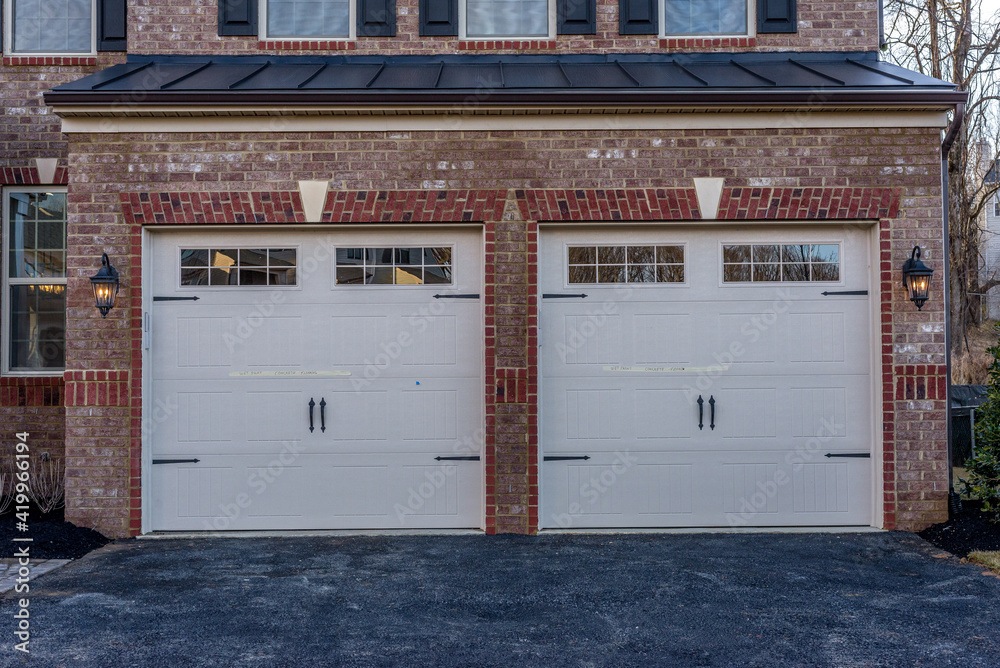 White electronic garage doors with metal steel spade hinge light red ...
