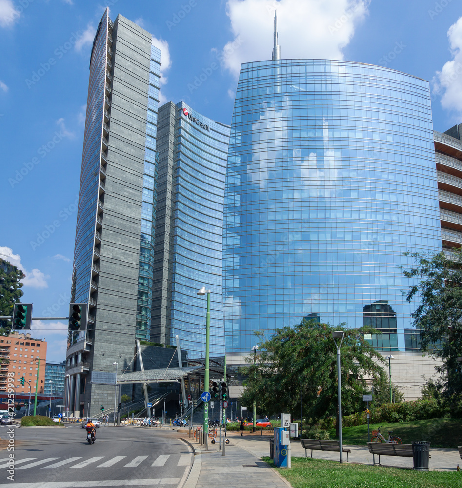 Milano, Italy. The iconic Unicredit tower at Gae Aulenti square ...