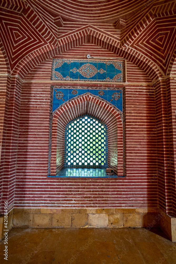 window of Shahjahan mosque The Shah Jahan Mosque, also known as the ...