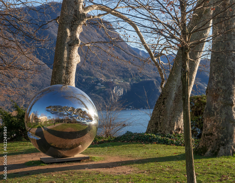 Foto de large sphere called Big Data, an artwork inside the Ciani park in Lugano.Canton Ticino ...