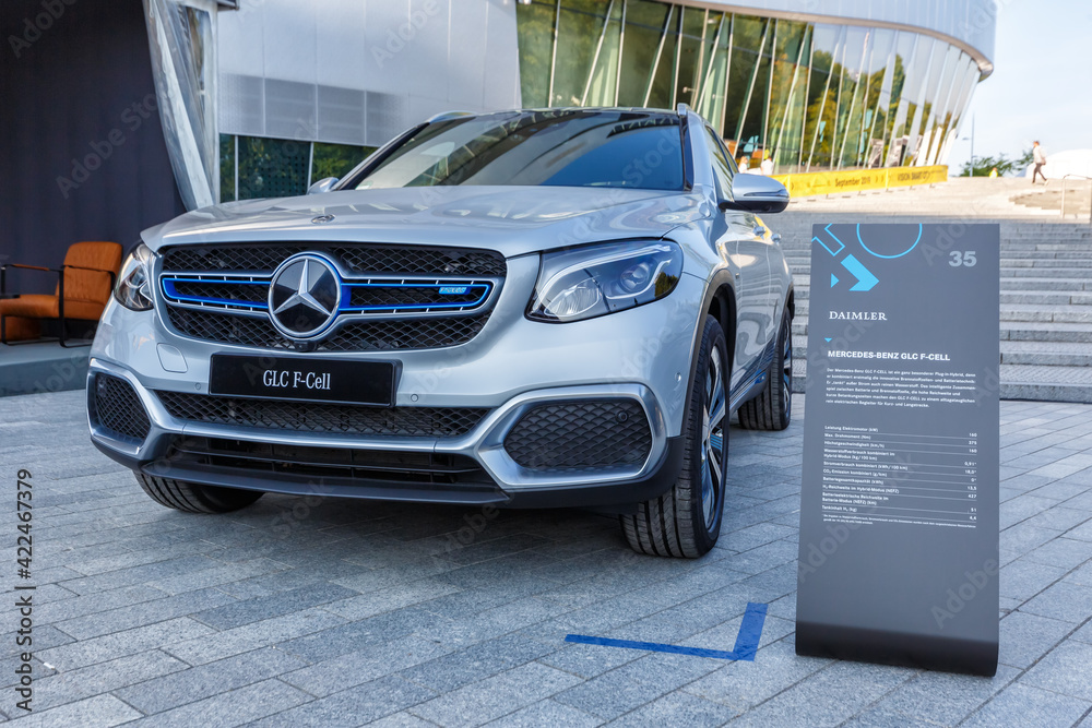 Mercedes-Benz fuel cell car GLC F-Cell Daimler Mercedes Benz eco green ...