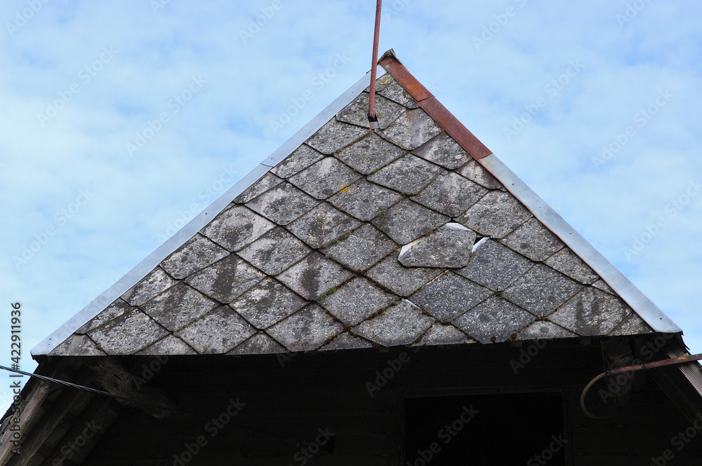 Diagnostic amiante dans une exploitation agricole. Toiture fibrociment ...