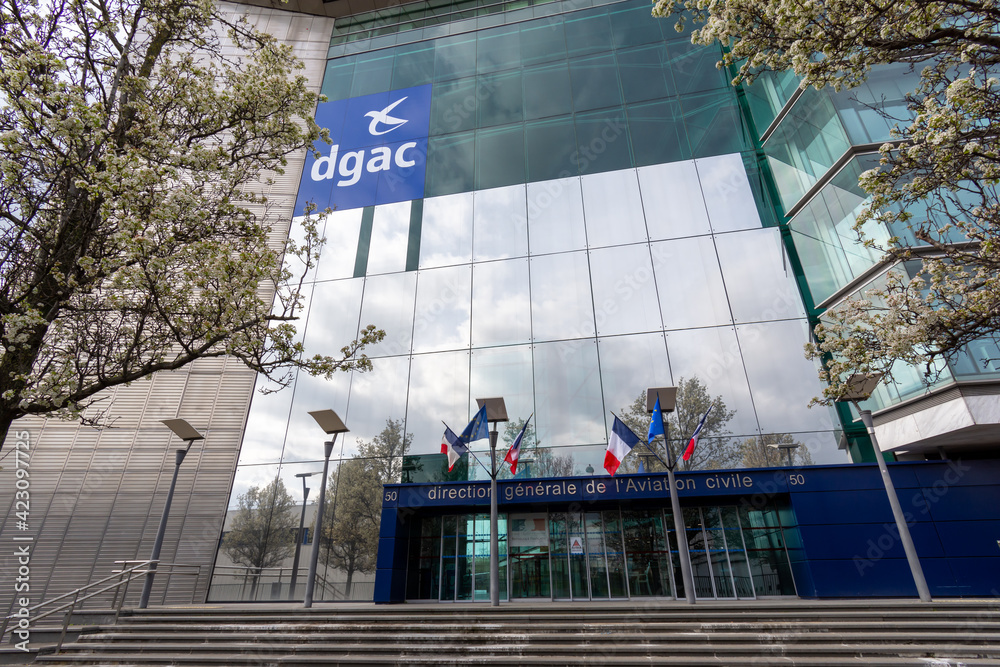 Paris, France - 21 mars 2021: Vue extérieure de la DGAC (Direction ...