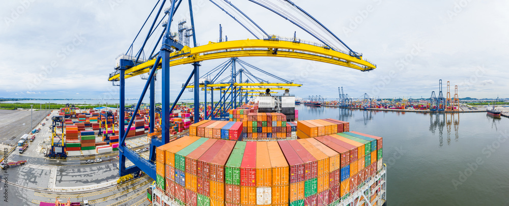 Rear view cargo container ship. Business logistic transportation sea ...