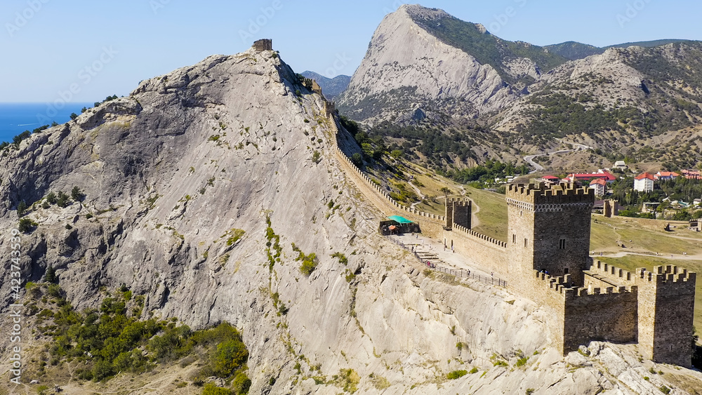 Foto de Sudak, Crimea. Genoese fortress in Sudak. Medieval fortress ...