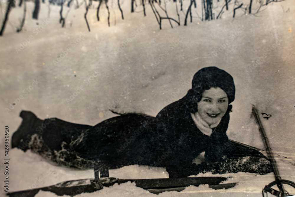 Germany - CIRCA 1930s: Lady wearing coat and hat portrait skiing in ...