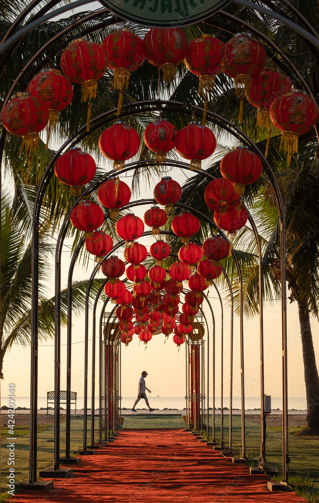 Beautiful arches of red lanterns for Chinese New Year celebrations ...