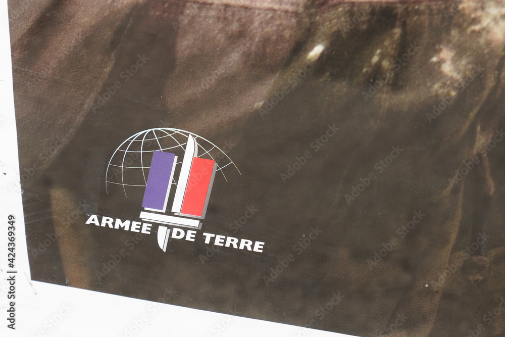 Foto de armee de terre French Army text and sign logo in windows office ...