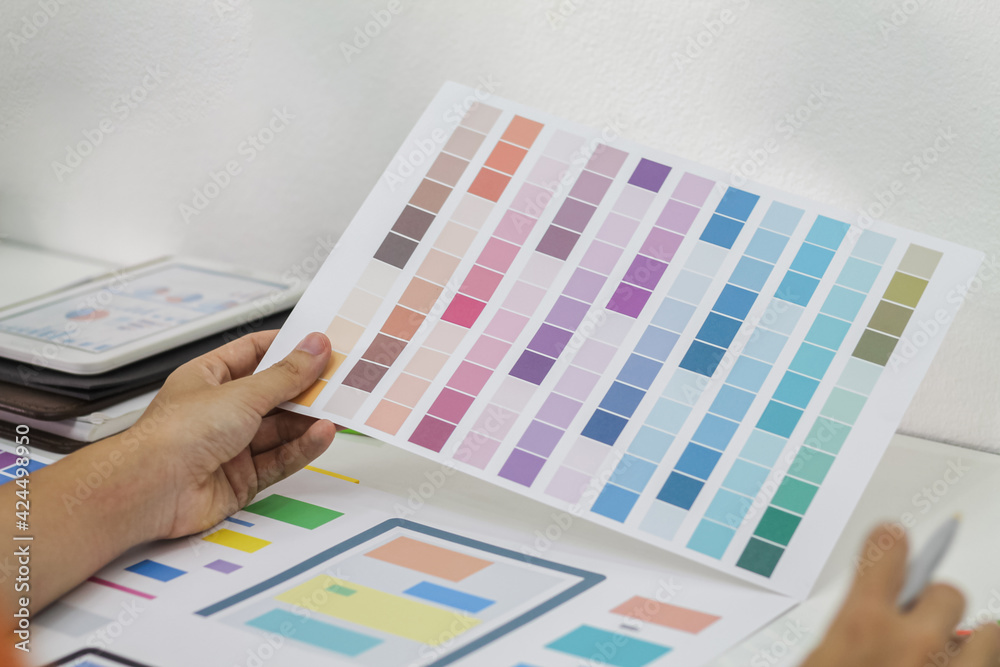 Smooth Focus,A team of UI UX web designers are working together to ... Smooth Focus,A team of UI UX web designers are working together to ...