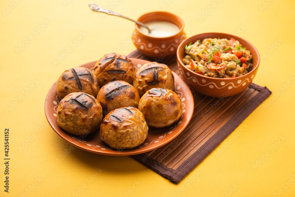 Litti Chokha or Bihari speciality Sattu Litty, Indian Food Stock Photo ...