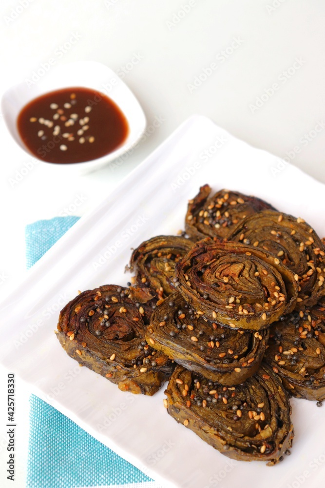 Alu Vadi, Patra, paatra, colocasia leaves roll, Patrode is a popular ...