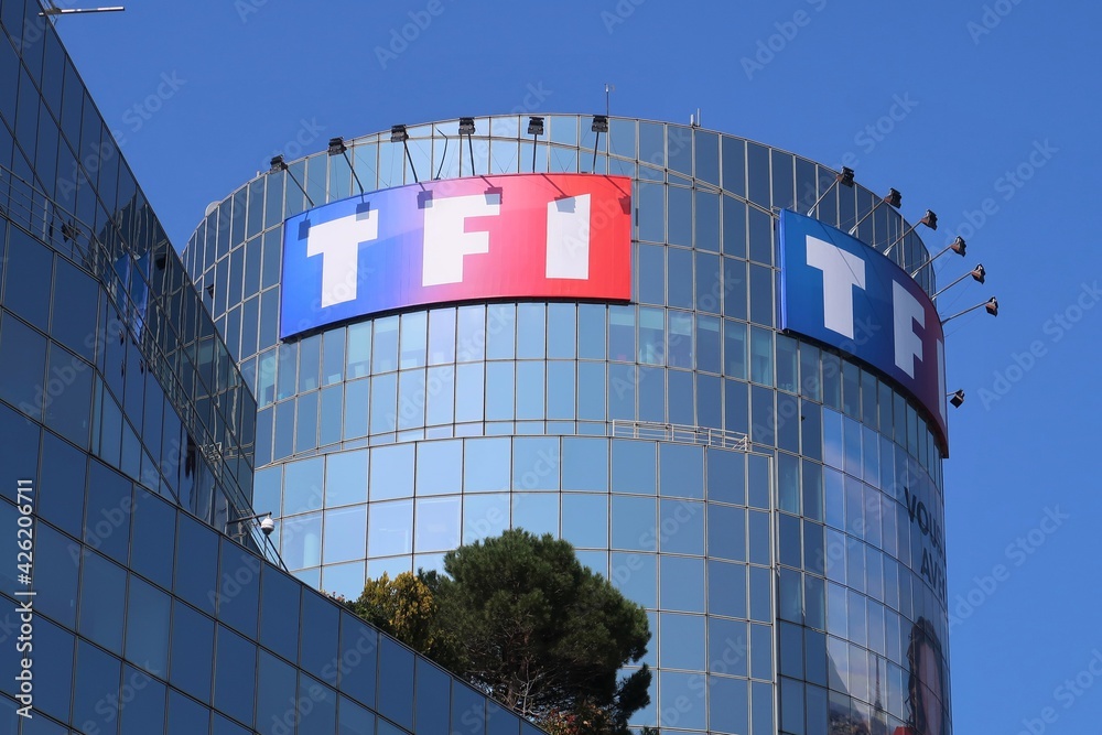 Stockfoto Enseigne / logo de la célèbre chaîne de télévision française ...