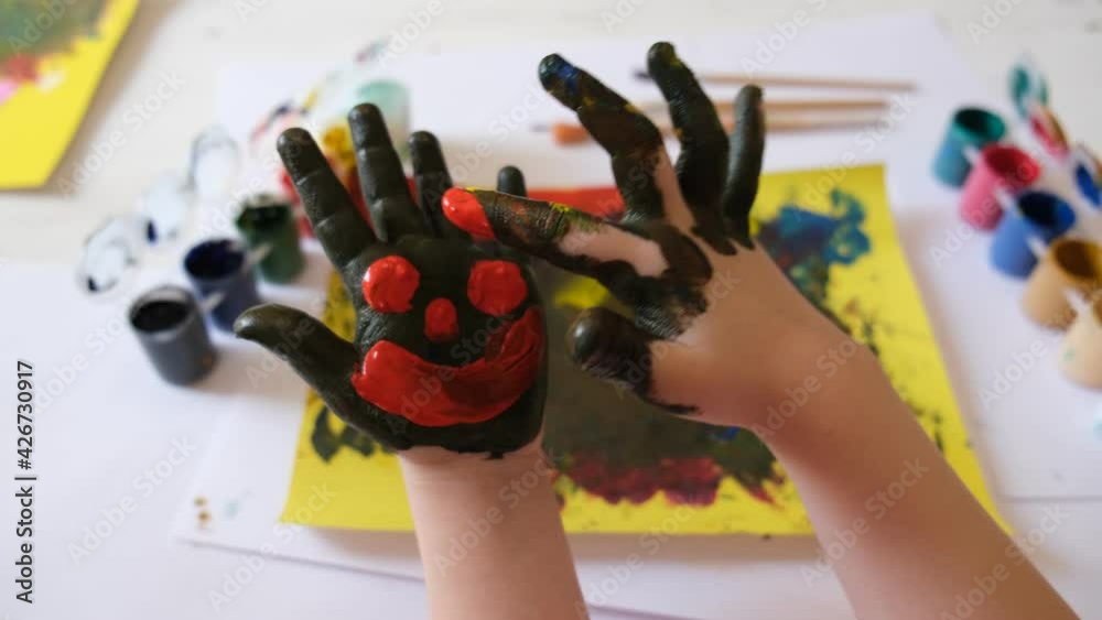Video „Child painting by finger hand . Ideas for drawing with finger ...