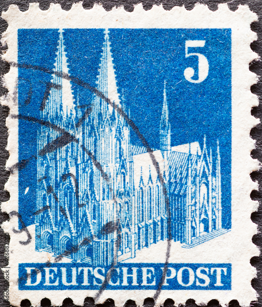 Foto de GERMANY - CIRCA 1948: a postage stamp from Germany, showing the ...