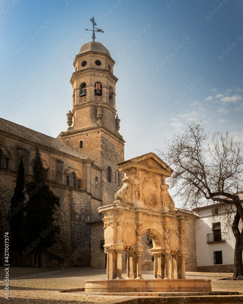 Fotka „Photograph of the famous square of Baeza in which we can see its ...