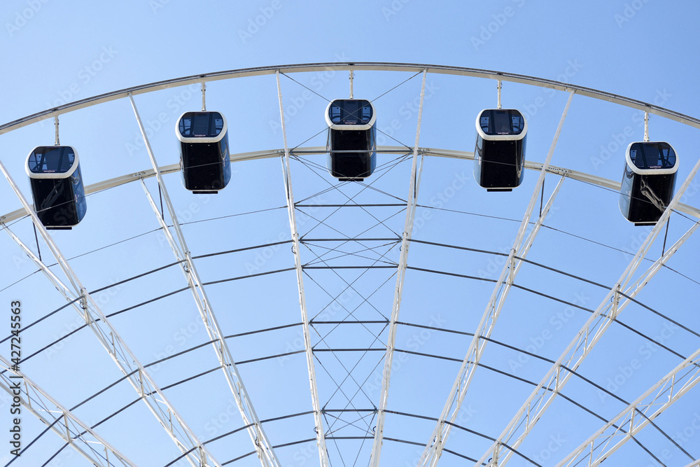 The "Umadum" ferris wheel, the largest transportable ferris wheel in ...