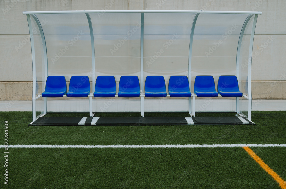 Banquillo de campo de fútbol Stock Photo | Adobe Stock