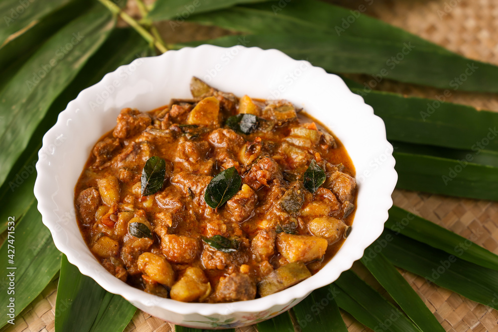 Spicy Beef and kaya curry Goan style beef vindaloo. Traditional Indian ...