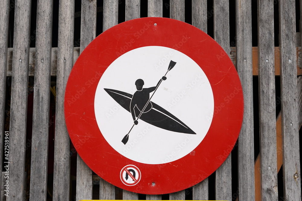 No kayaking, a prohibitory sign with an icon of a man with an oar ...