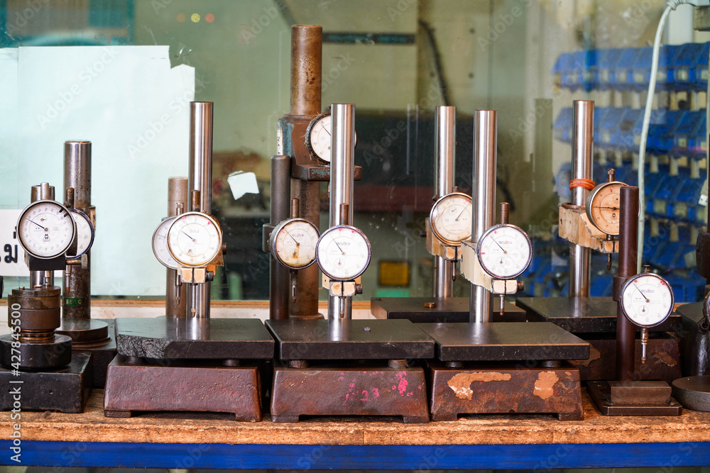 Dial gauge for industrial machinery parts,Digital micrometers and ...