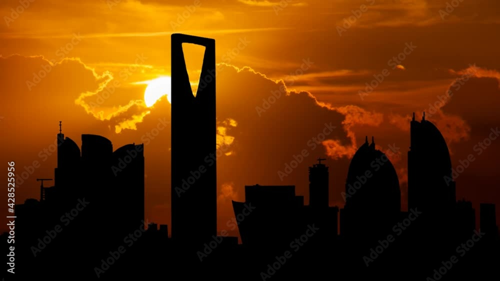 Vidéo Stock Riyadh Skyline: Time Lapse at Sunset with Red Sun and Fiery ...