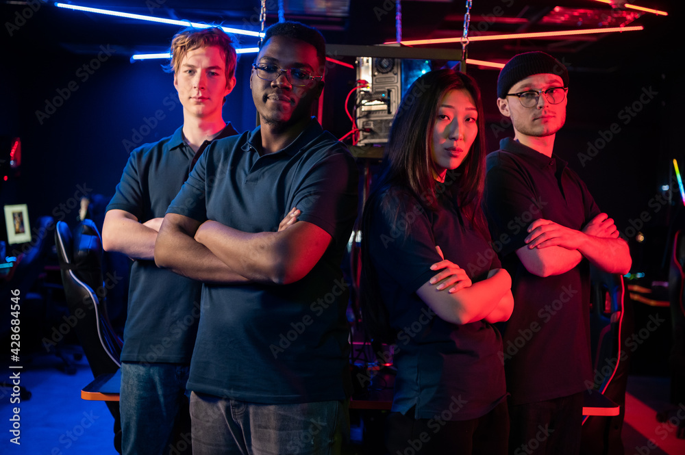 Foto de Photo to represent the team at the esports championship, three ...