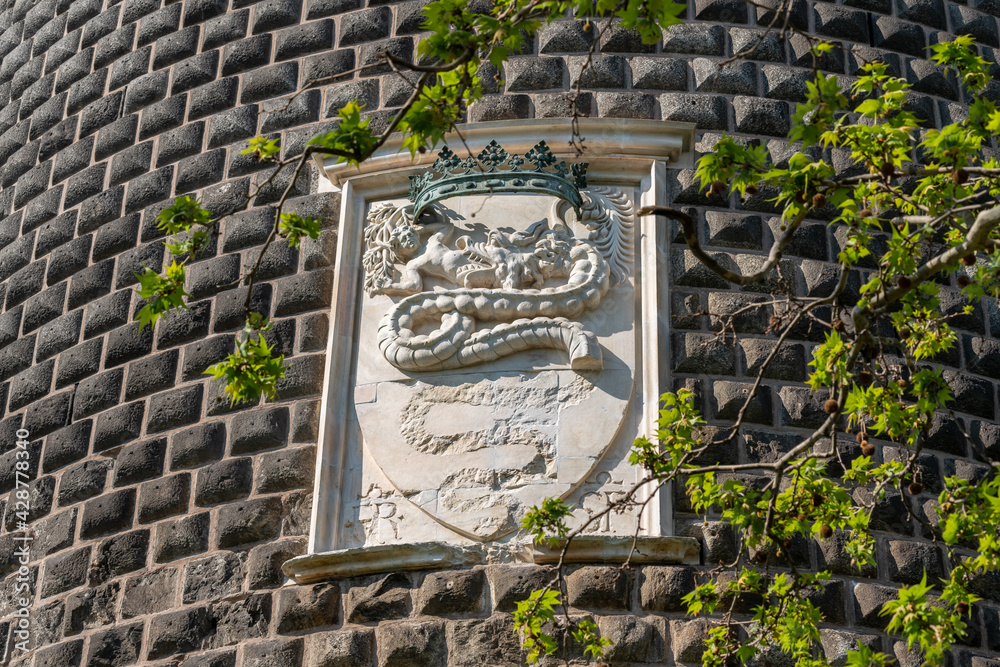 Foto de Details of the Sforza Castle (Castello Sforzesco) with the coat ...