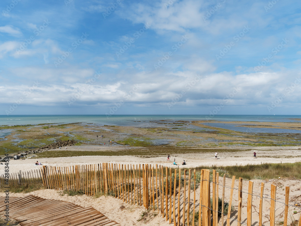 Foto de Île de Ré ou Ré la blanche dans le Golfe de Gascogne en France ...
