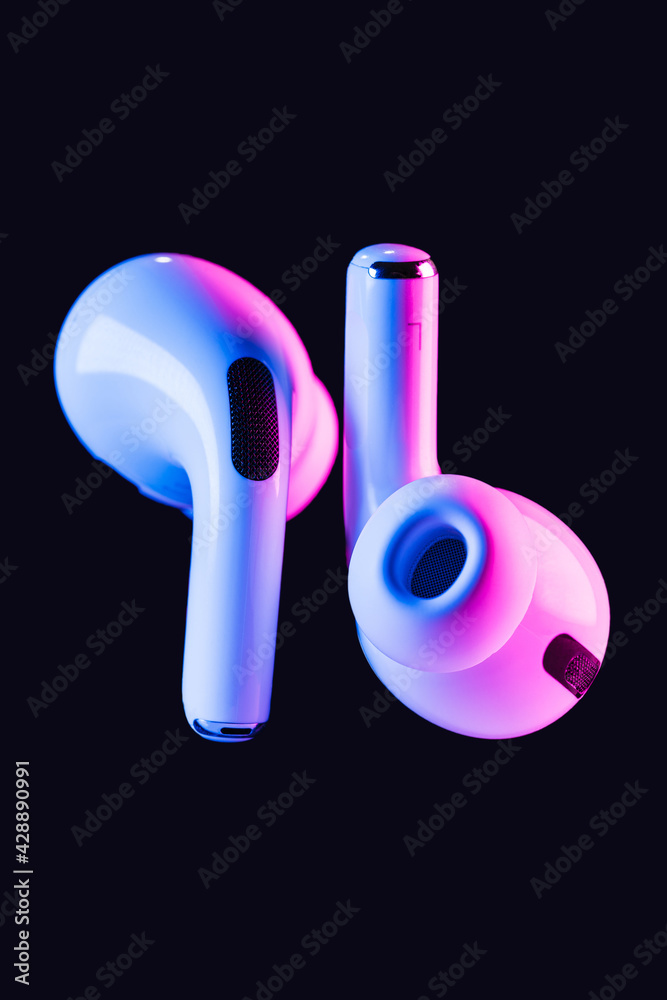 Foto de pro ear pods headphones ear buds for listening to music ...