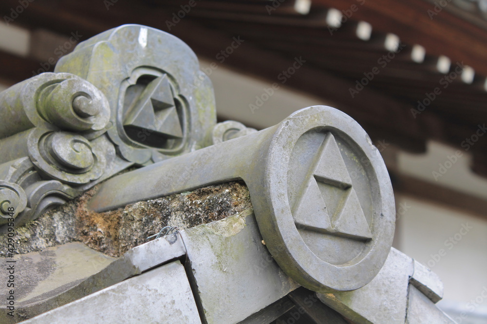 Sign of the Minamoto clan in Kamakura / Legend of Zelda triforce Stock ...