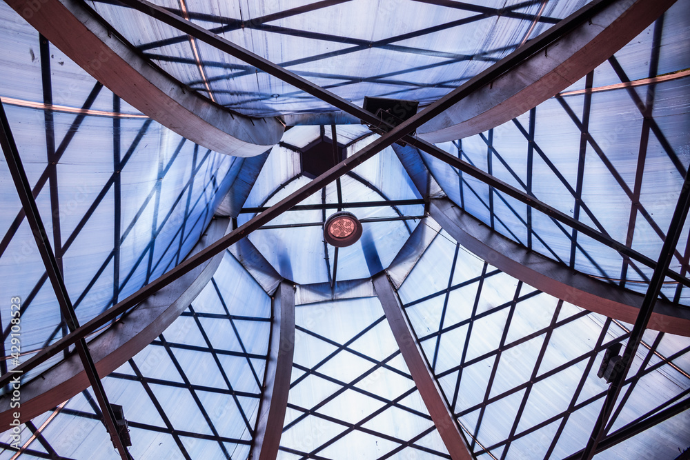 Techo de una plaza, imagen arquitectonica Stock Photo | Adobe Stock