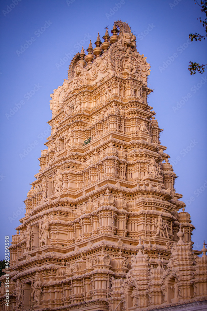 Chamundeshwari Temple Architecture
