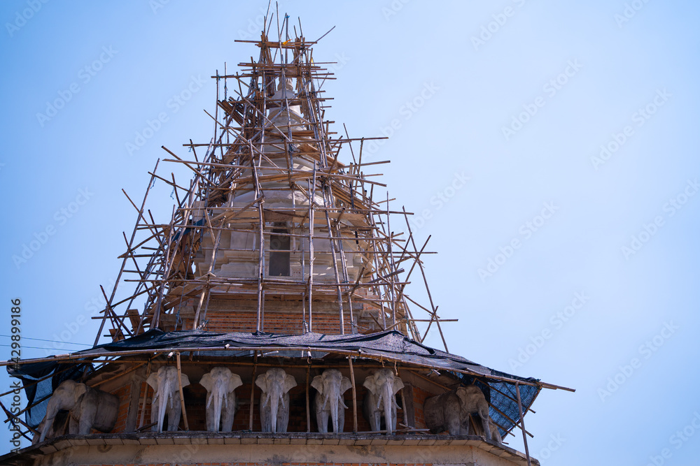 Building a pagoda in Thailand,Preparation of reinforced steel for beams ...