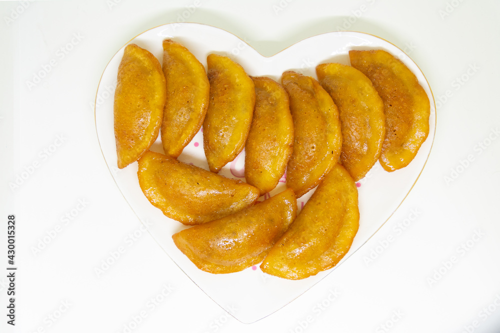 Qatayef Ramadan Or katayef Traditional Arabic Sweets cheese and brown ...