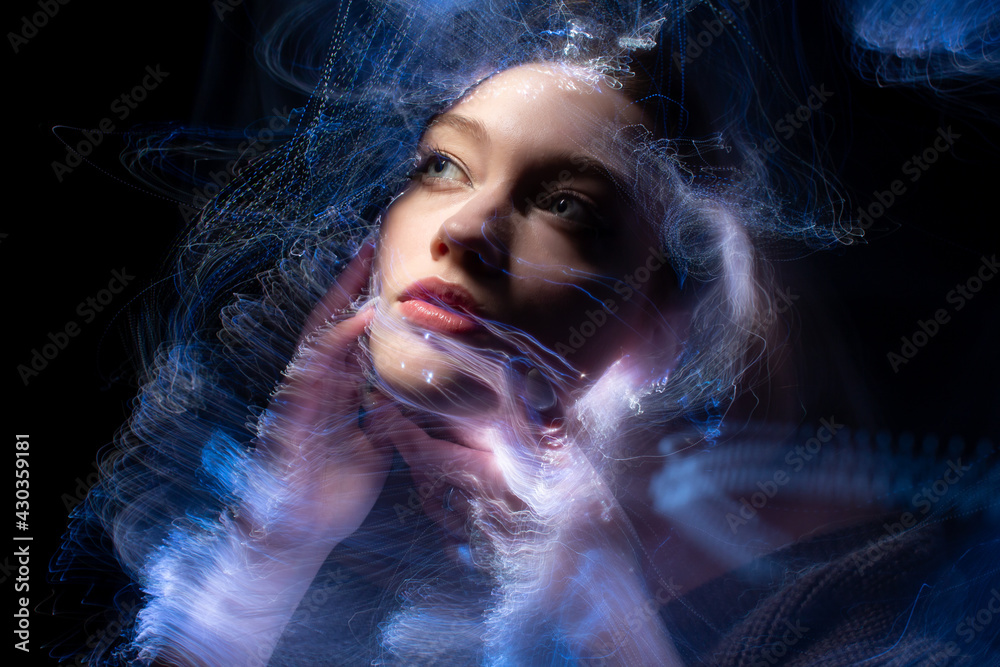 lightpainting portrait, new art direction, long exposure photo without ...