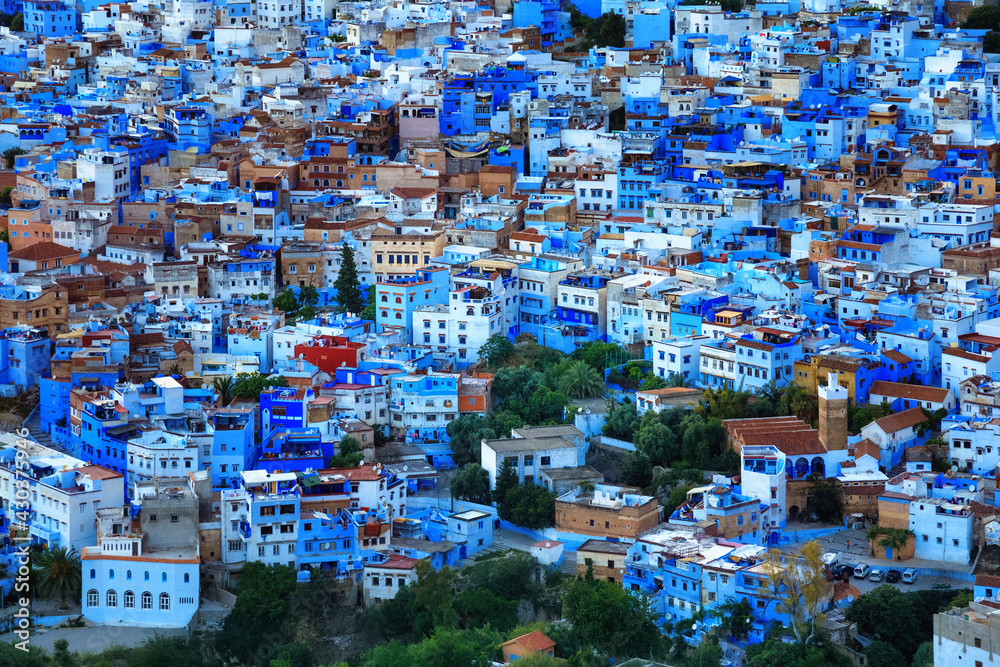 Foto de Aerial view of Chefchaouen in Morocco. The city is noted for ...