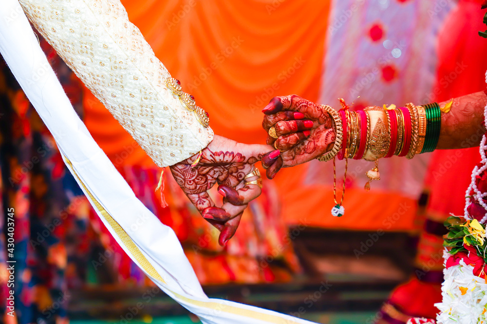 Beautiful Indian bride and groom hand with mehandi design Stock Photo ...