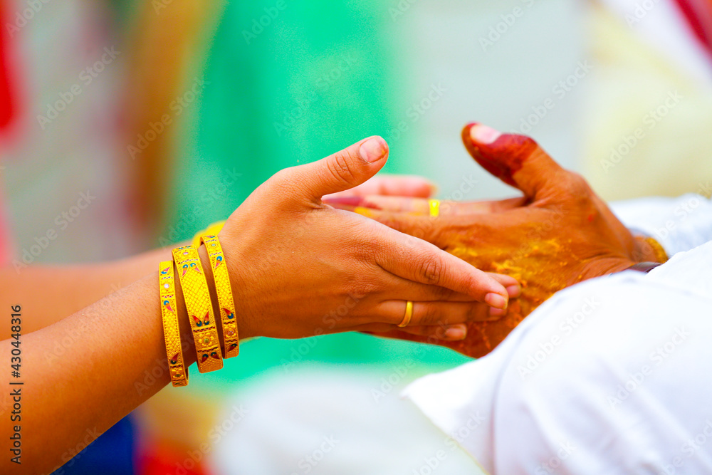 Indian Traditional Wedding: bridal hand in haldi ceremony Stock Photo ...