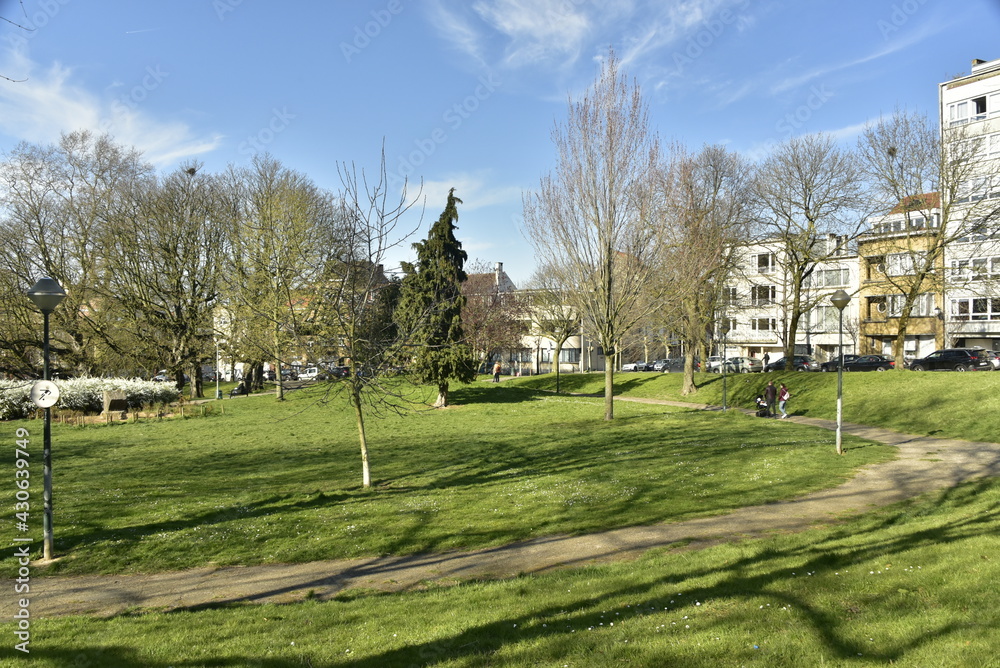 Le parc Huart Hamoir au quartier Riga à Schaerbeek exceptionnellement ...