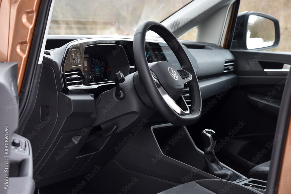 Volkswagen Caddy 5 Style 2.0 TDI. Cabin interior - dashboard. 02-16 ...