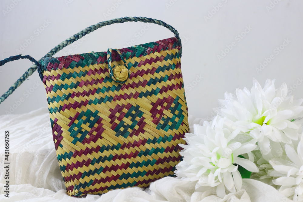 Tas anyaman purun, Indonesian traditional woven tote bag from ...