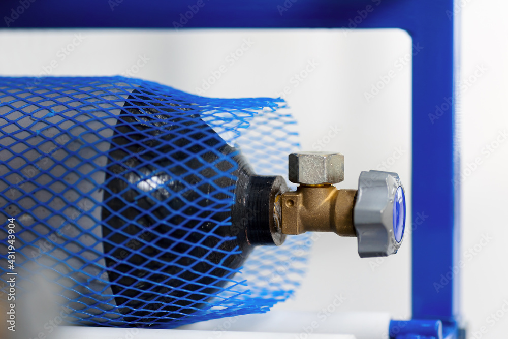 Fotografia do Stock: Nitrogen cylinder with compressed gas. Gray ...