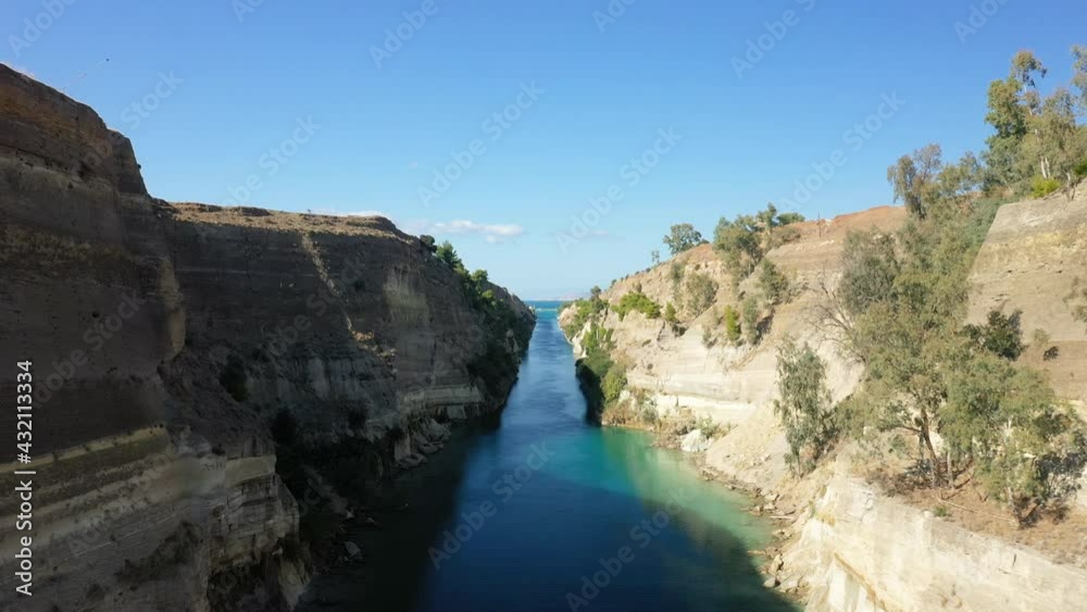 Stockvideo Le fond du canal de Corinthe vers le golfe de Corinthe vers ...