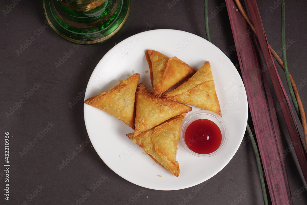 Samosa: Indian, Pakistani and Bengali street food (snacks) ภาพถ่ายสต็อก ...