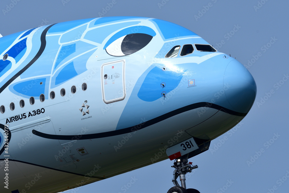 Foto de Chiba, Japan - May 05, 2019:All Nippon Airways (ANA) Airbus ...