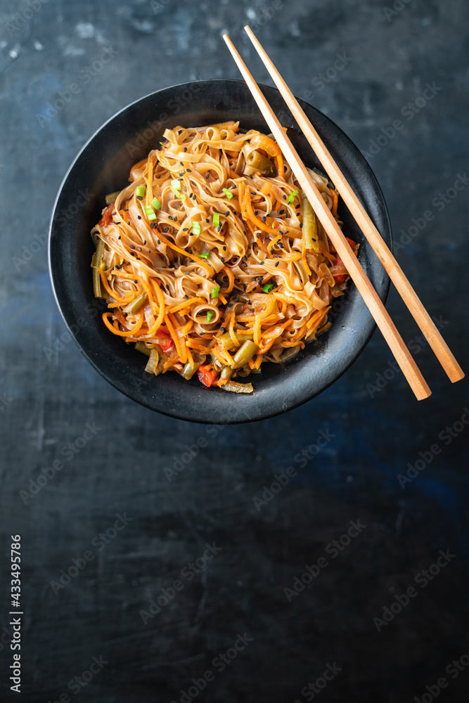 Shirataki noodles rice wok funchose vegetables soy sauce soup pho, pho ...